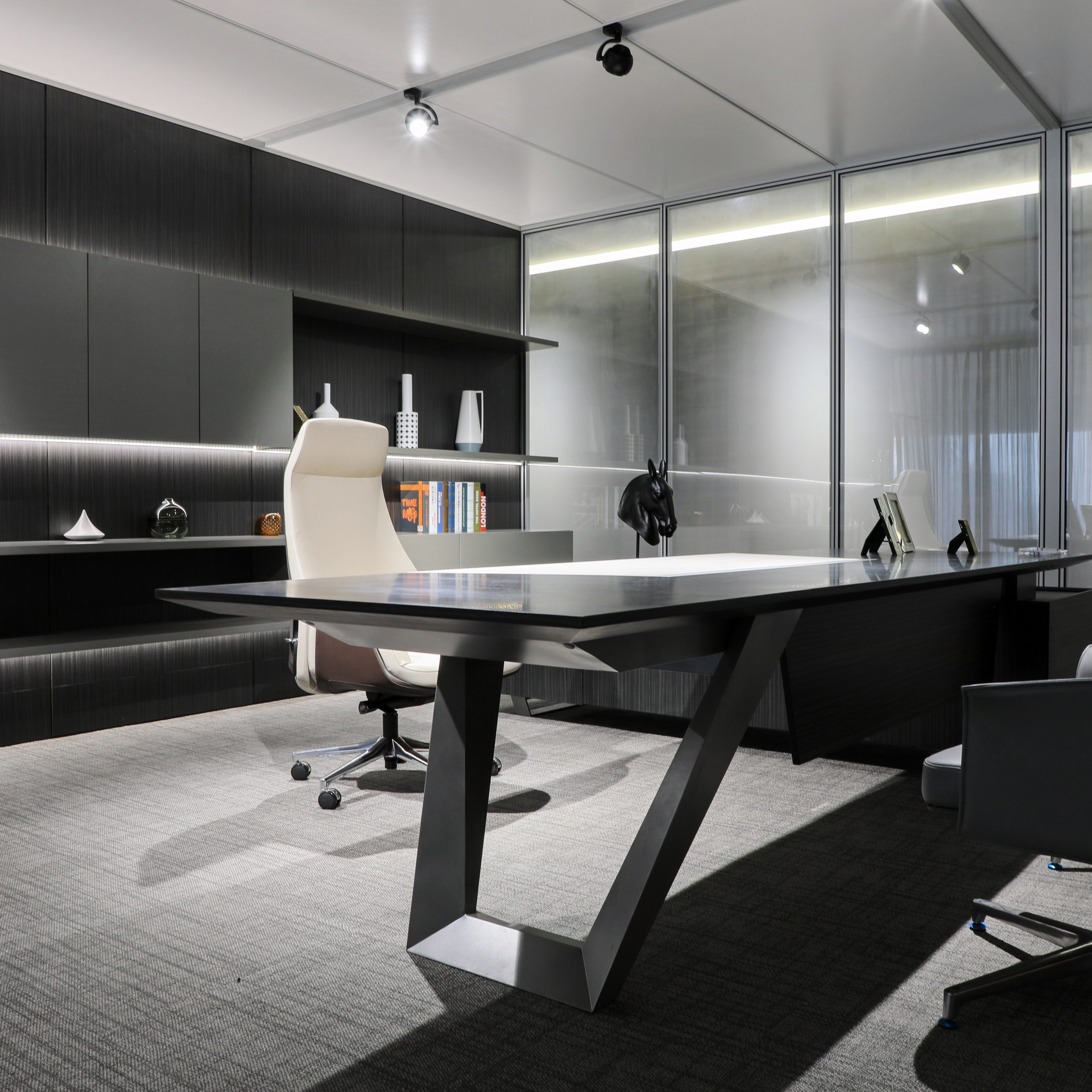 ZEUS Executive Table - WE SPACE CONCEPT